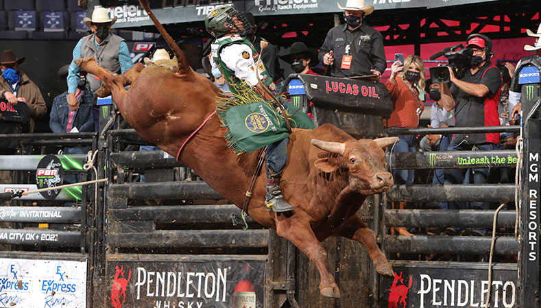 PBR | Woopaa leading YETI World Championship Bull race