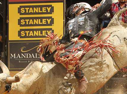 PBR | Proctor leads through Day 1 in San Antonio