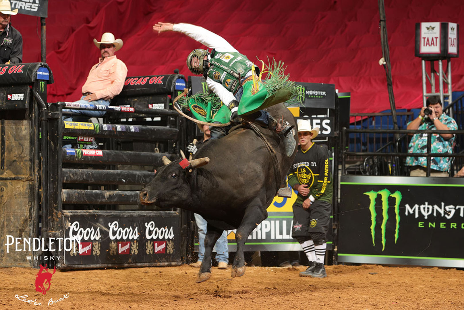 PBR | Pendleton Shot of the Night: Tulsa, night 1