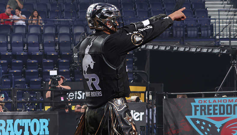 PBR | Arizona Ridge Riders having fun and riding well in successful ...