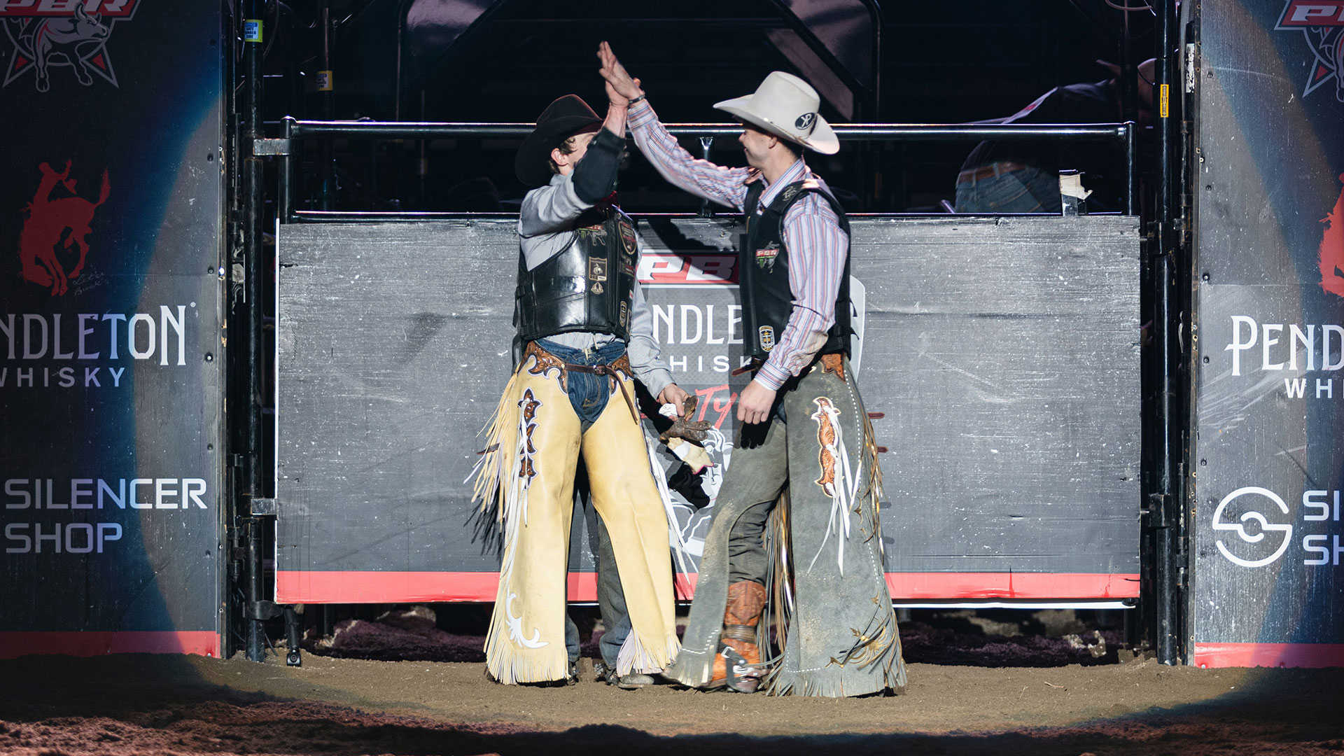 PBR | Grayson Cole and Dawson Gleaves tie for Round 1 win at Pendleton ...