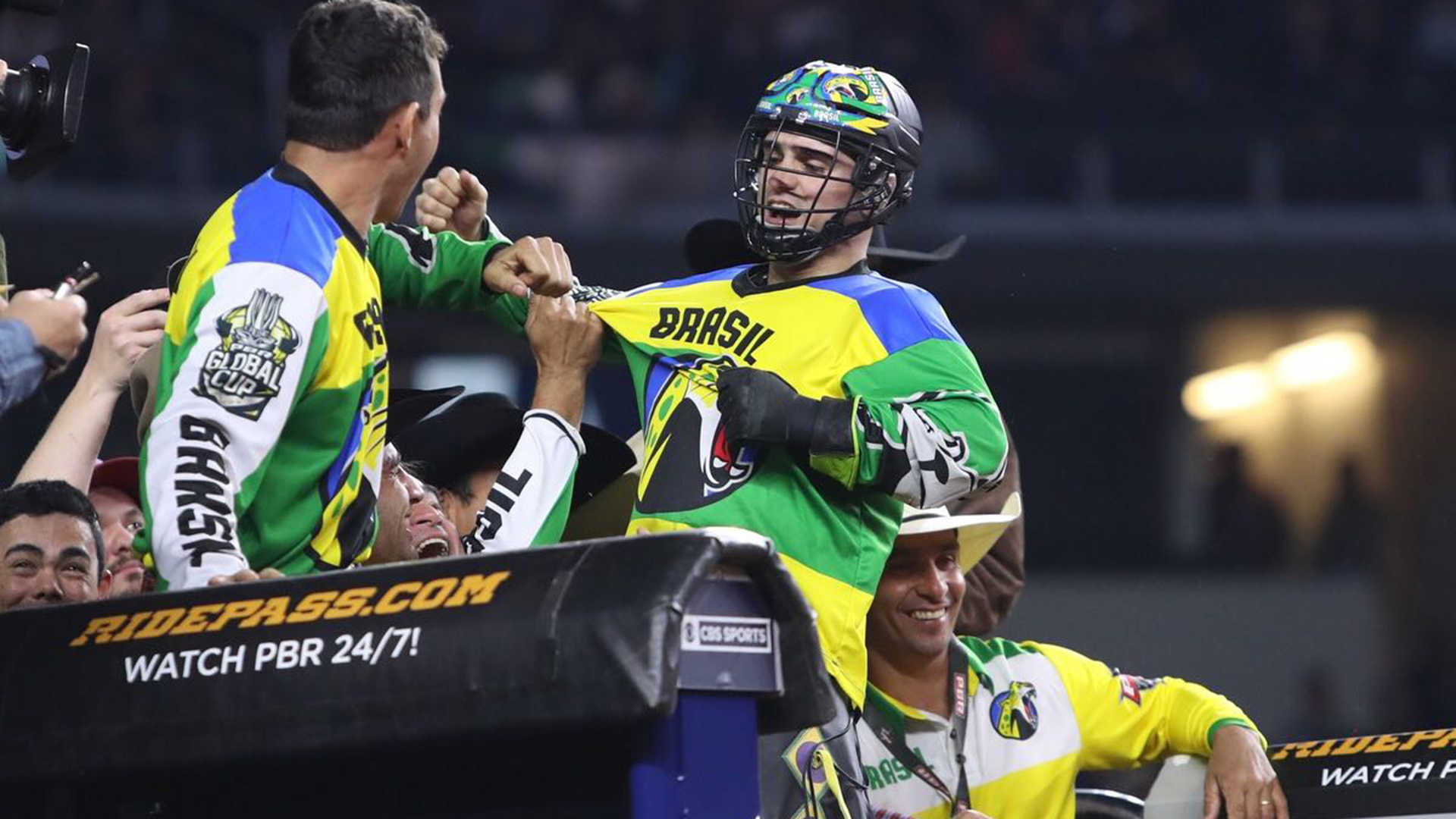 PBR | Team Brazil leads PBR Global Cup USA after first night