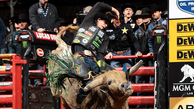 PBR | Mauney fighting through groin and pelvis injury