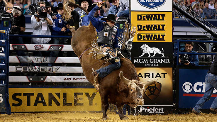 PBR | Vieira wins Dr Pepper Iron Cowboy V